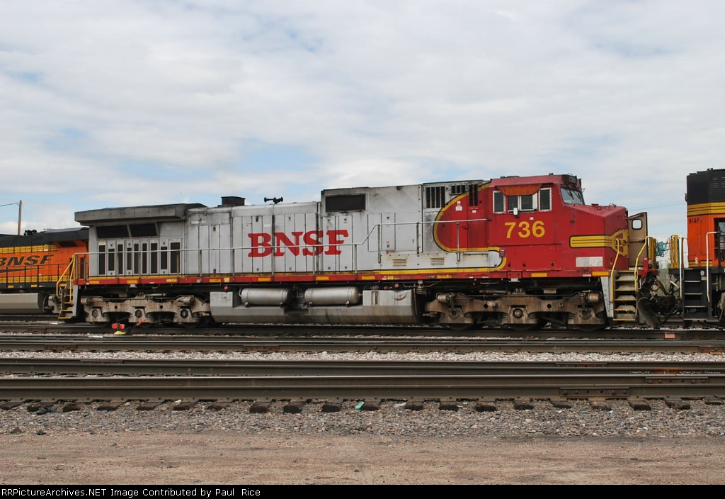 BNSF 736